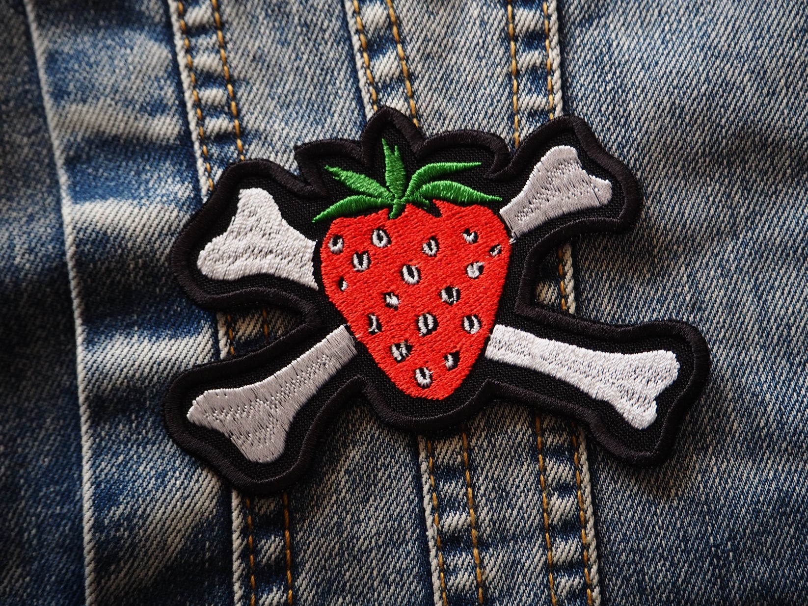 Berried Alive Patch – IngridPatches