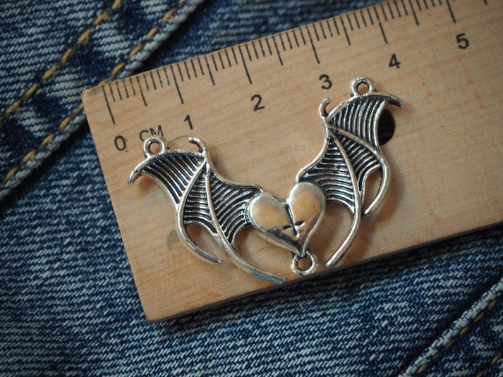 Vampyr Inverted Cross Gothic Metal Pendant – IngridPatches